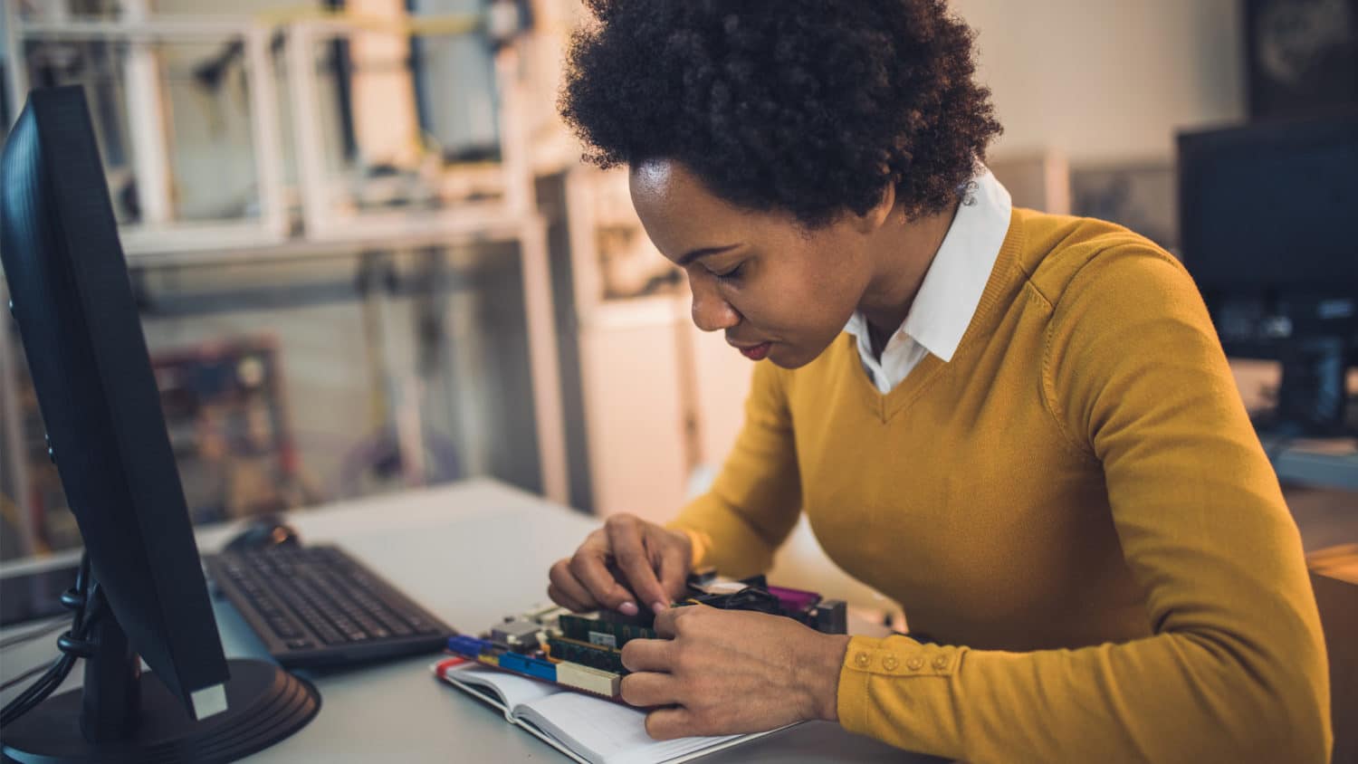 Computer Hardware Engineer Career - Career Girls